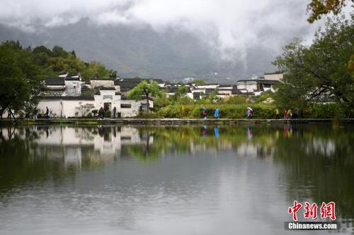 为贝鲁特重建筹款 男子单人划桨从塞浦路斯至黎巴嫩-中国侨网